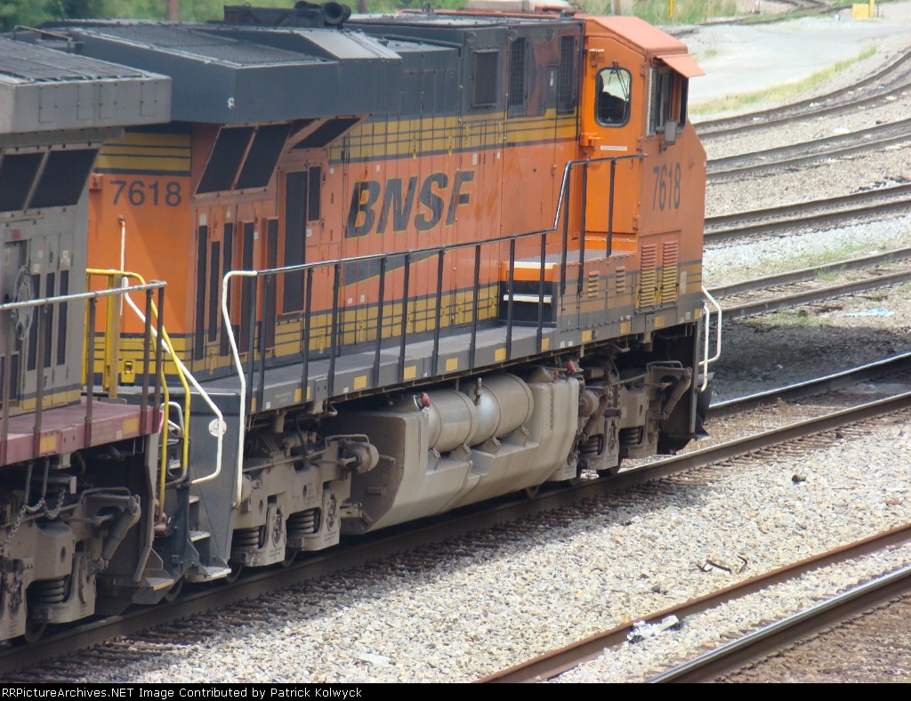 BNSF 7618